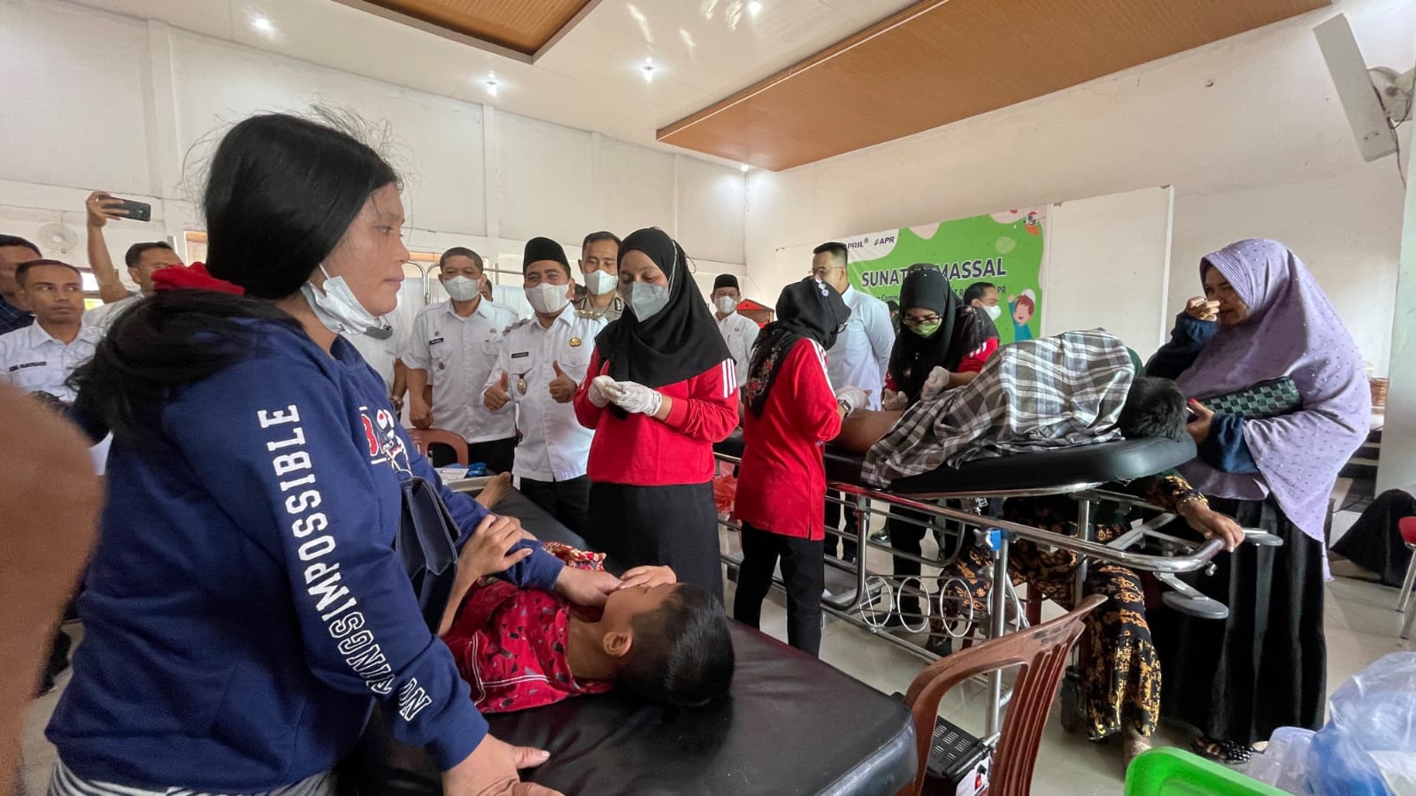 55 Anak di Pangkalan Kerinci Ikut Sunatan Massal Gratis PT RAPP dan PT APR