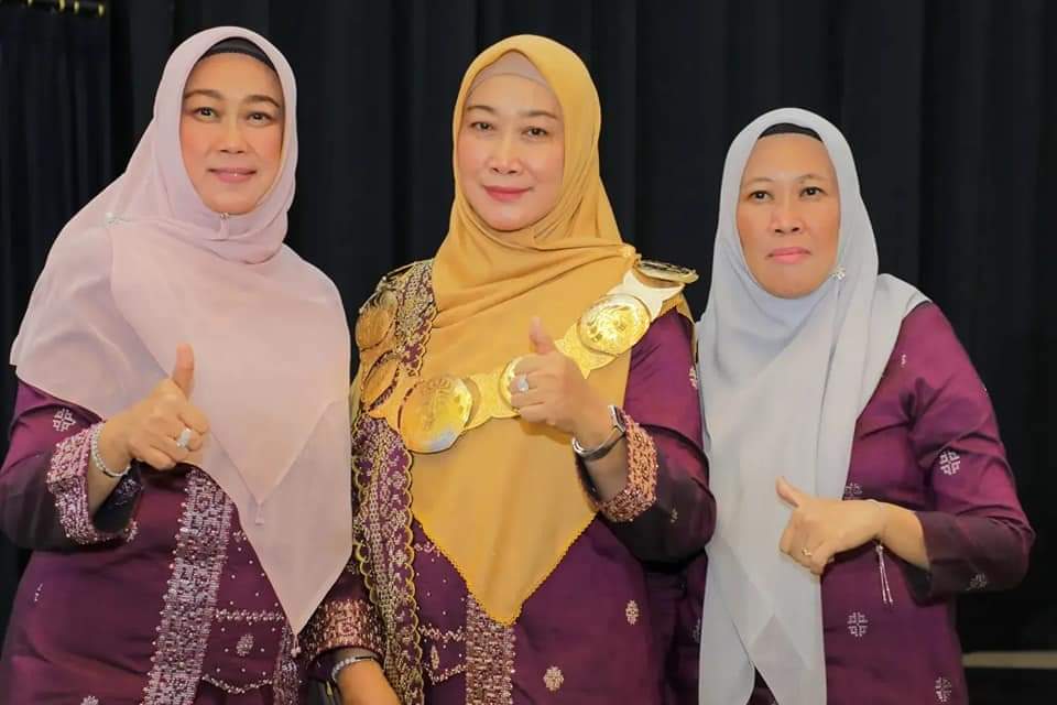 Kakak Istri Bupati Siak Dilantik Jadi Rektor Perempuan Pertama ...