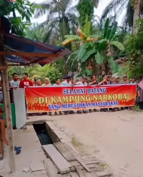 Pasang Spanduk 'Selamat Datang di Kampung Narkoba', Warga Bangko Bakti Desak Polisi Bertindak