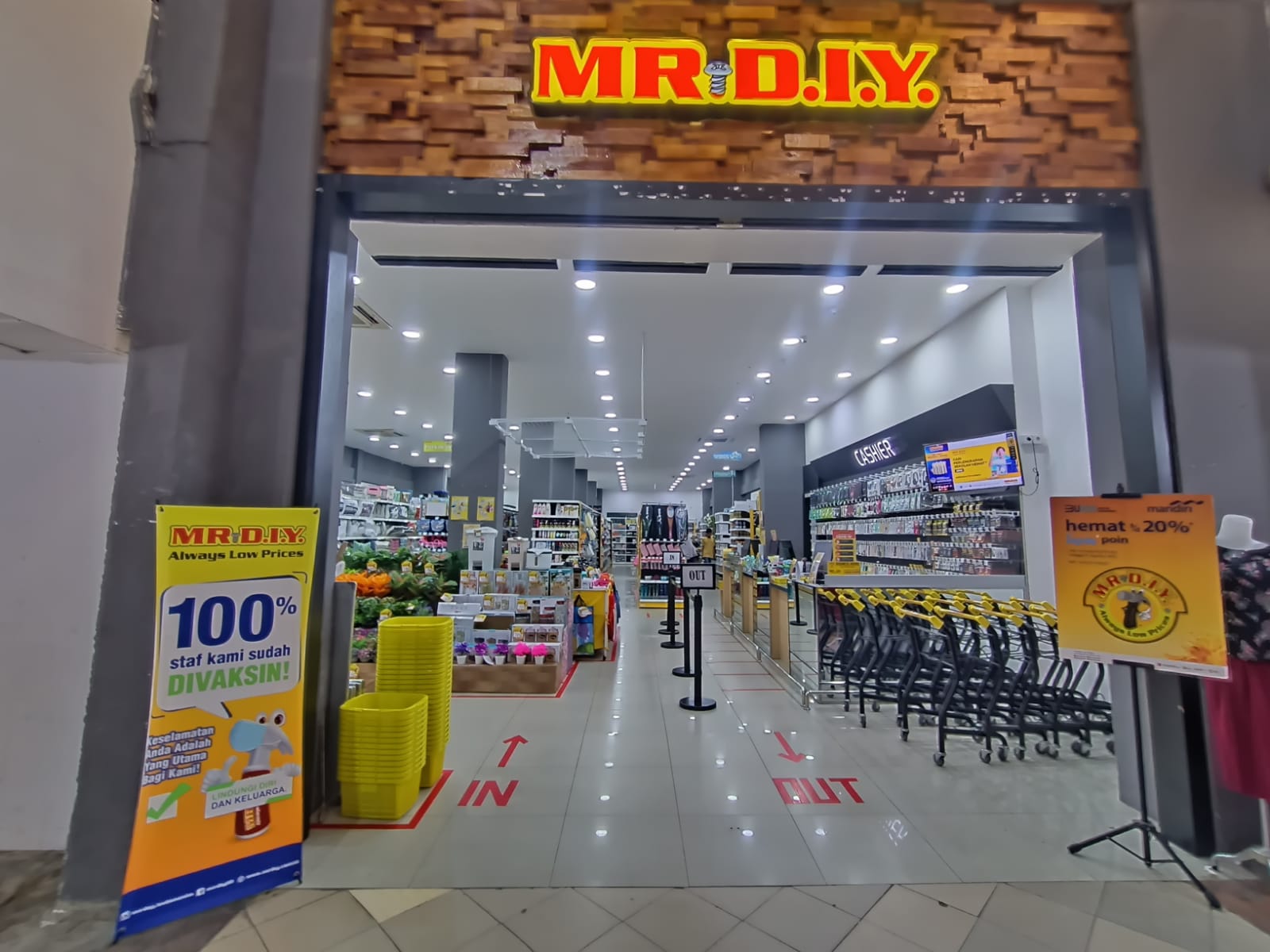 Grand Opening 2 Gerai MR DIY di Pekanbaru, Belanja Rp150 Ribu Dapat Hadiah