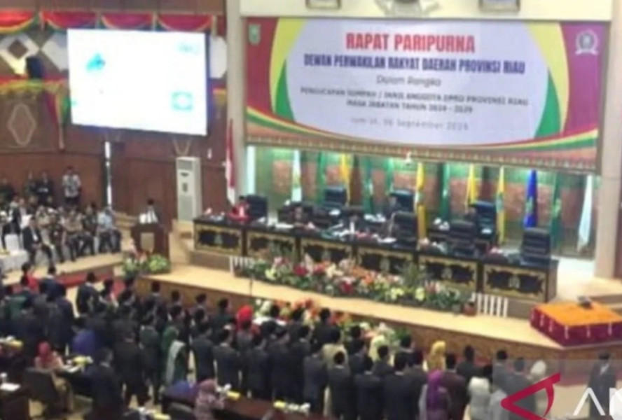 Didominasi Wajah Baru, 65 Anggota DPRD Riau Periode 2024 - 2029 Resmi Dilantik