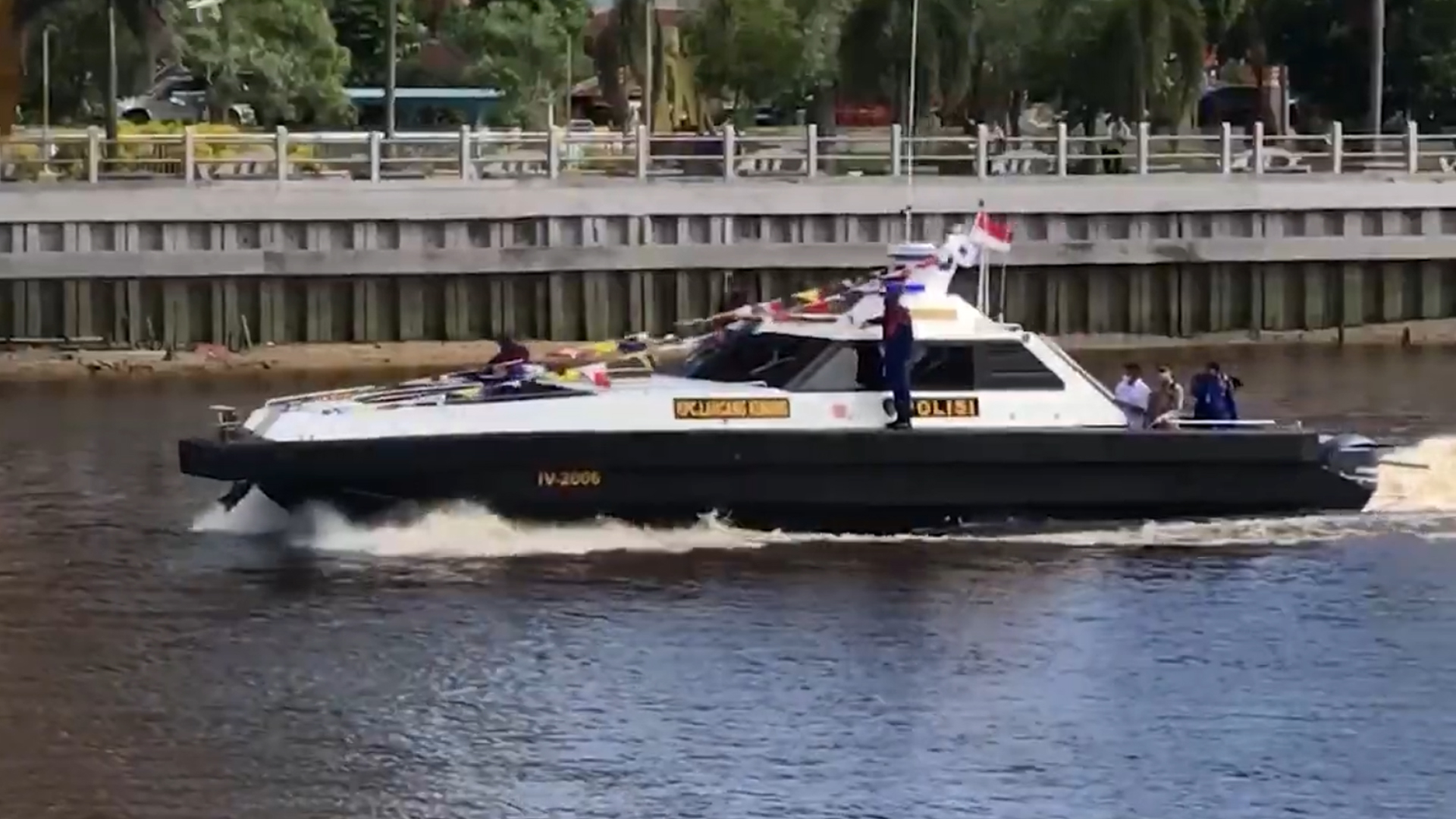 Resmi Beroperasi, Kapal Cepat Polairud Siap Jaga Perairan Riau dari ...