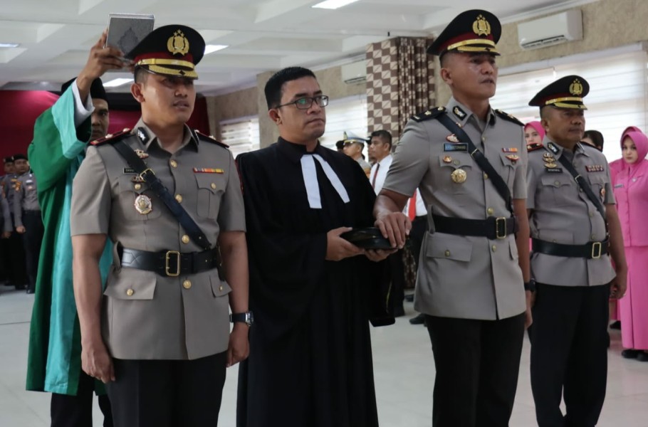 Kapolresta Pekanbaru Pimpin Upacara Sertijab Kabag Ops dan Kapolsek ...